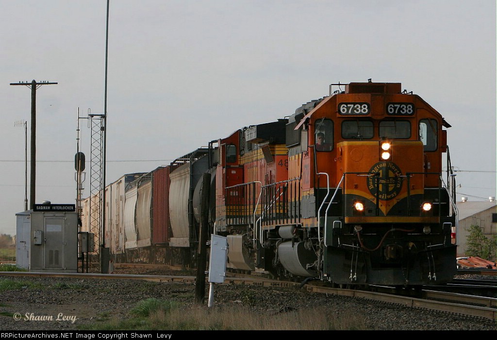BNSF 6738